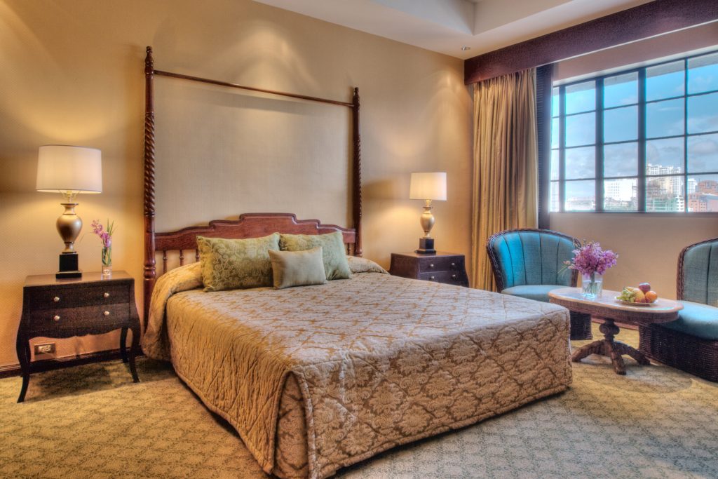 Deluxe King – Manila Prince Hotel